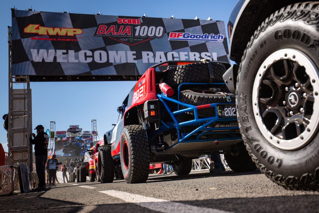 REGRESO A BAJA 1,000: PROTOTIPO DE CARRERA FORD BRONCO R CORRE LA ...