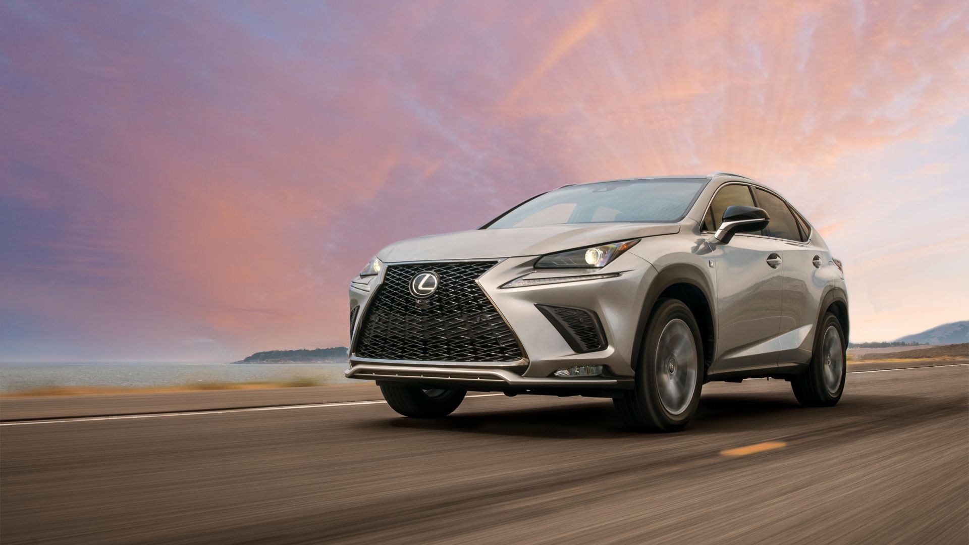 ¿Qué hay de Nuevo?: 2021 LEXUS NX 300 / NX 300H